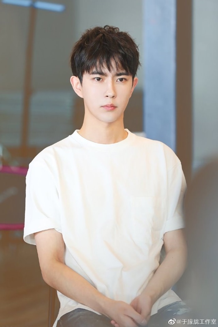 หล่อมีความสามารถ “อวี๋เมิ่งหลง” พระเอกตำนานรักนางพญางูขาว - MONO29 TV ...